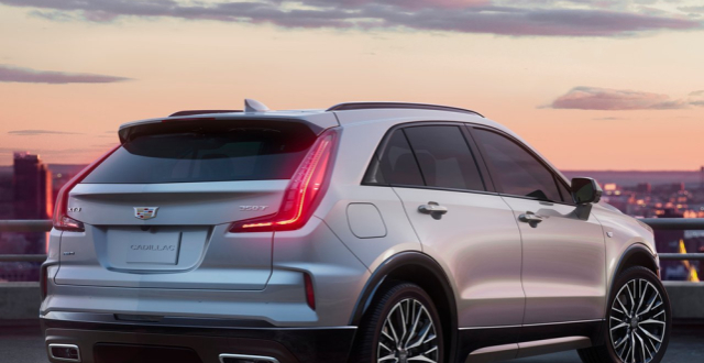 内饰新增33寸9K曲面屏 2024款凯迪拉克XT4官图发布_腾讯新闻