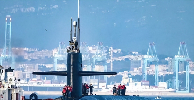 中国093B改进型潜艇：泵推加16个垂发，更大的惊喜还在后面_腾讯新闻