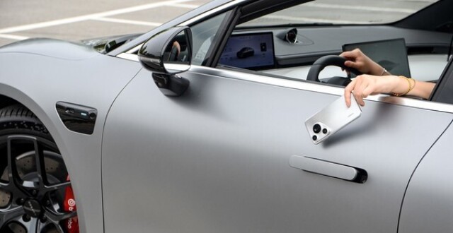 华为Pura70光织格纹漂亮银 霜月银智界S7一样火了_腾讯新闻