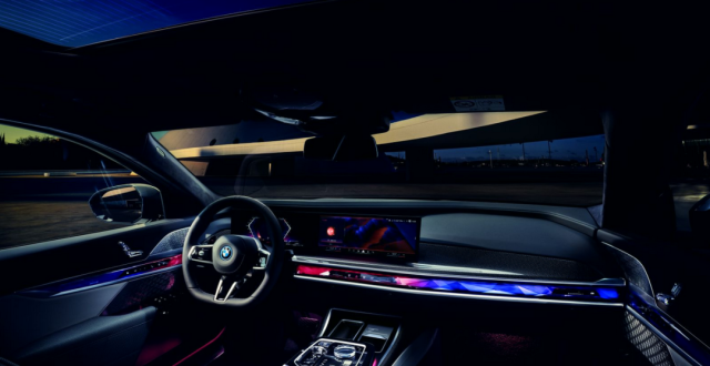 宝马旗舰轿车触电，进击的全新BMW M760Le_腾讯新闻