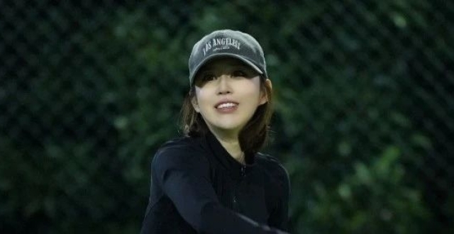 杭州市中心突发！高架上，95后姑娘瞬间飞奔！半分钟后，现场传来大吼声..._腾讯新闻