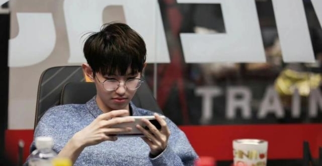 雷霆杯：AG1-3遭DRG完虐，一诺、未央双双低迷，长生被吹过头了！_腾讯新闻