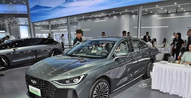 奇瑞风云A8L C-DM配置曝光，续航2500km，上市或成爆款？_腾讯新闻
