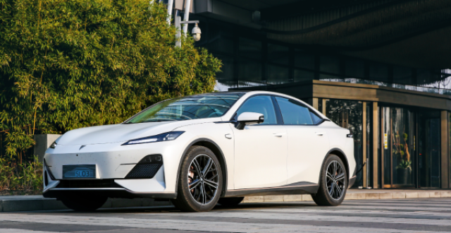 售价15.69万元起！新款深蓝SL03纯电版上市_腾讯新闻