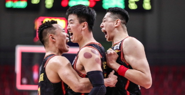 今晚！CBA战2场，菜鸡互啄最水总冠军VS副班长，央视直播首钢PK深圳_腾讯新闻