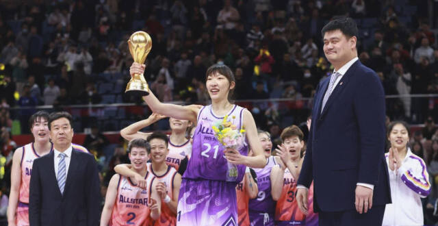 本赛季WCBA全明星赛落幕 韩旭上演扣篮并斩获MVP_腾讯新闻