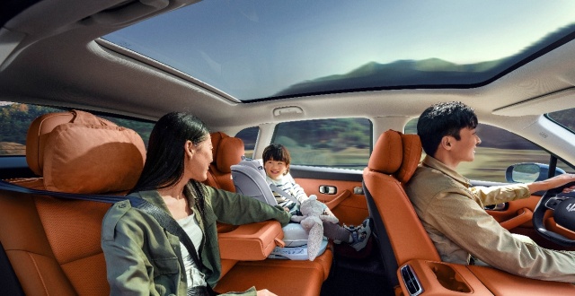 15.18万起，配8295芯片+激光雷达，零跑C10正式开启预售！_腾讯新闻