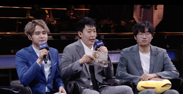 传奇杯重组WE羁绊，UZI成夺冠热门，AJ成关键手_腾讯新闻