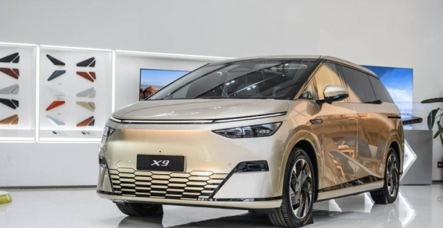 小鹏X9与合创V09：豪华纯电MPV的巅峰对决_腾讯新闻