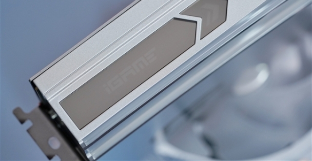 一体式合金银白外甲！七彩虹RTX 4080 SUPER Neptune水神图赏_腾讯新闻