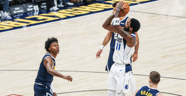 5连胜！约基奇37+18+15，欧文空砍43分，掘金122-120险胜独行侠_腾讯新闻