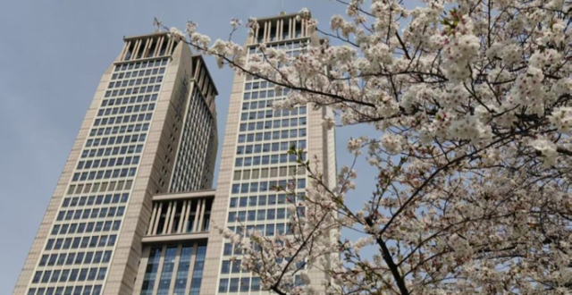 复旦大学学敏高等研究院成立，宁德时代联合创始人李平伉俪捐赠10亿_腾讯新闻