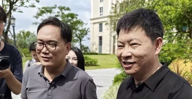 微博CEO被余承东邀请试驾享界S9后大赞：比BBA更出色，上市必订_腾讯新闻