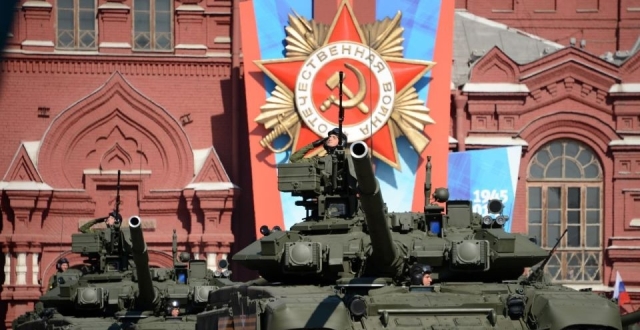 俄罗斯5.9大阅兵，没有空军，只有一辆坦克，这是把家底打光了？_腾讯新闻