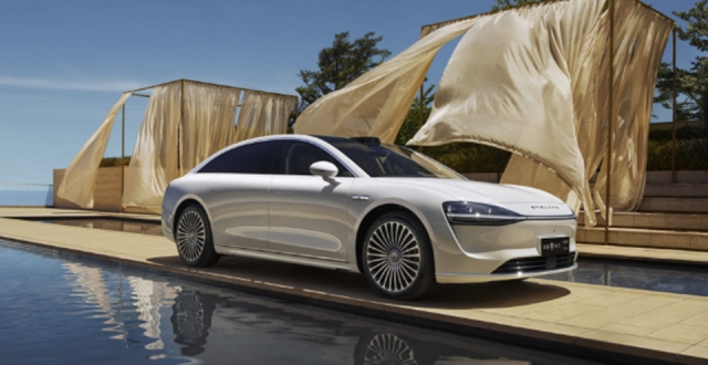 华为系再出旗舰 享界S9售39.98-44.98万元 剑指BBA豪华轿车_腾讯新闻