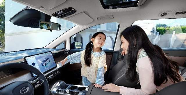 卡位16.68万，传祺E8荣耀版搅动中型MPV市场_腾讯新闻