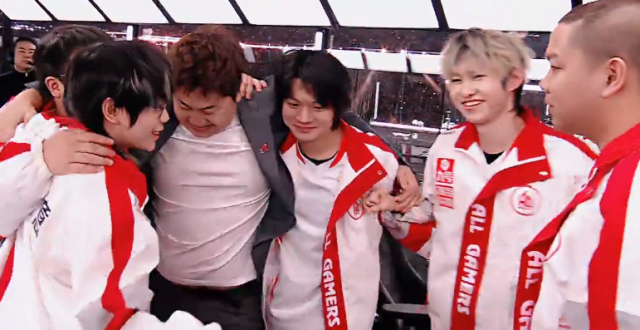 AG夺冠，全员激动拥抱，一诺斩获FMVP，狼队满脸落寞_腾讯新闻