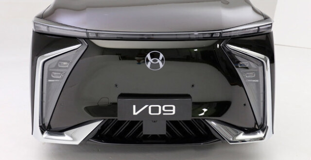 合创V09售31.88万起 独角兽豪华MPV上市_腾讯新闻