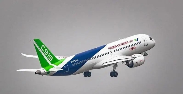 春运新篇章：国产大飞机C919的荣耀首秀，全新体验令人向往_腾讯新闻