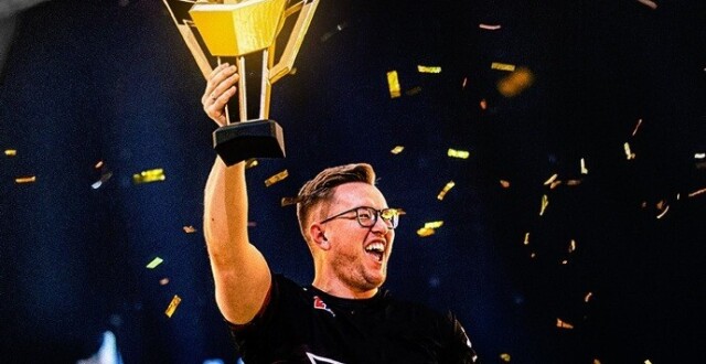 FaZe官方：rain被下放至替补席，效力时长定格在3541天_腾讯新闻