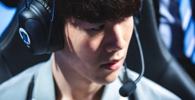 口嗨还是真的？DYS爆料：TheShy和Uzi明年同队复出！Knight被女粉贴脸嘲讽，BLG向官方发起投诉！_腾讯新闻