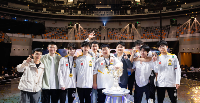 老林称已和TTG谈崩，Fly去RW侠，WB赛训组基本不变_腾讯新闻