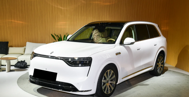 定位中大型SUV，尺寸直逼理想L9，预算不足40万元，看问界M8就够了_腾讯新闻