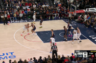 NBA季后赛：掘金vs快船G6丨秀个招牌技 约基奇碾着巴图姆转身勾手打进_腾讯新闻