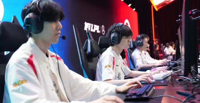 WBG1-2不敌BLG！远古龙决策失误，BLG突然结束比赛_腾讯新闻