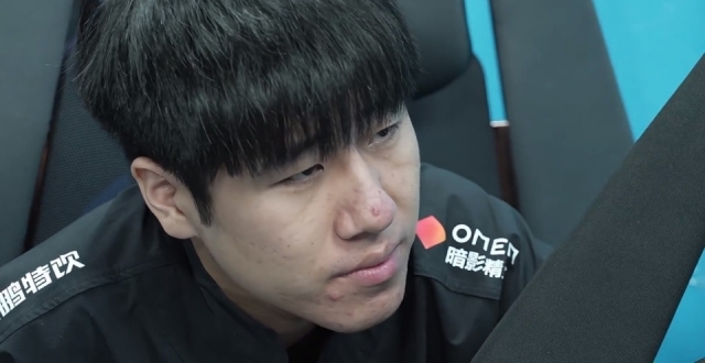 LPL再现华丽进攻，LNG逆境突然觉醒，一波流带走KT，八强避开JDG_腾讯新闻