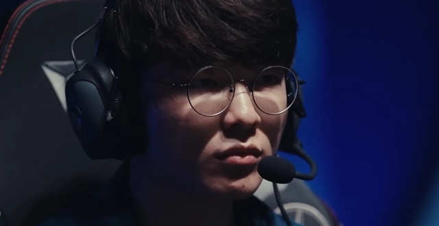 Faker最大克星诞生，Bin再度载入史册，EW闪E操作，全世界独一档_腾讯新闻