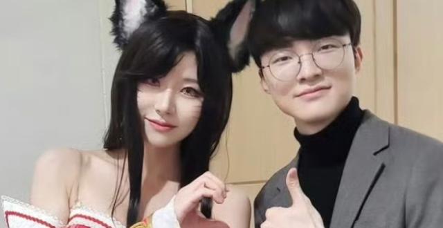 “Faker阿狸女粉再次COS合照”火了，粉丝热议，一年不见长大了_腾讯新闻