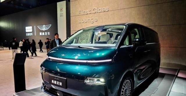 豪华纯电MPV新选择 吉利银河翼真L380上市29.99万元起_腾讯新闻