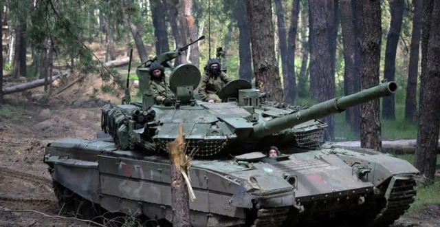 浅析：为何T-90M炮塔不能用T-80自动装弹机 避免对底盘的改装？_腾讯新闻