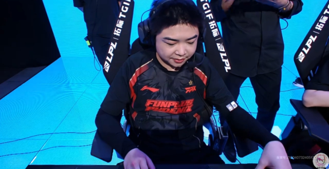 幽默FPX换上单被EDG暴打！输完又上小老虎_腾讯新闻