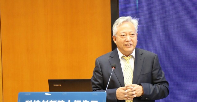 刘忠范院士深圳开讲： 不改变思维方式，石墨烯等领域会不断出现“卡脖子”问题_腾讯新闻