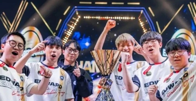 EDG问鼎无畏契约全球冠军，CN FPS翻过“大山”_腾讯新闻