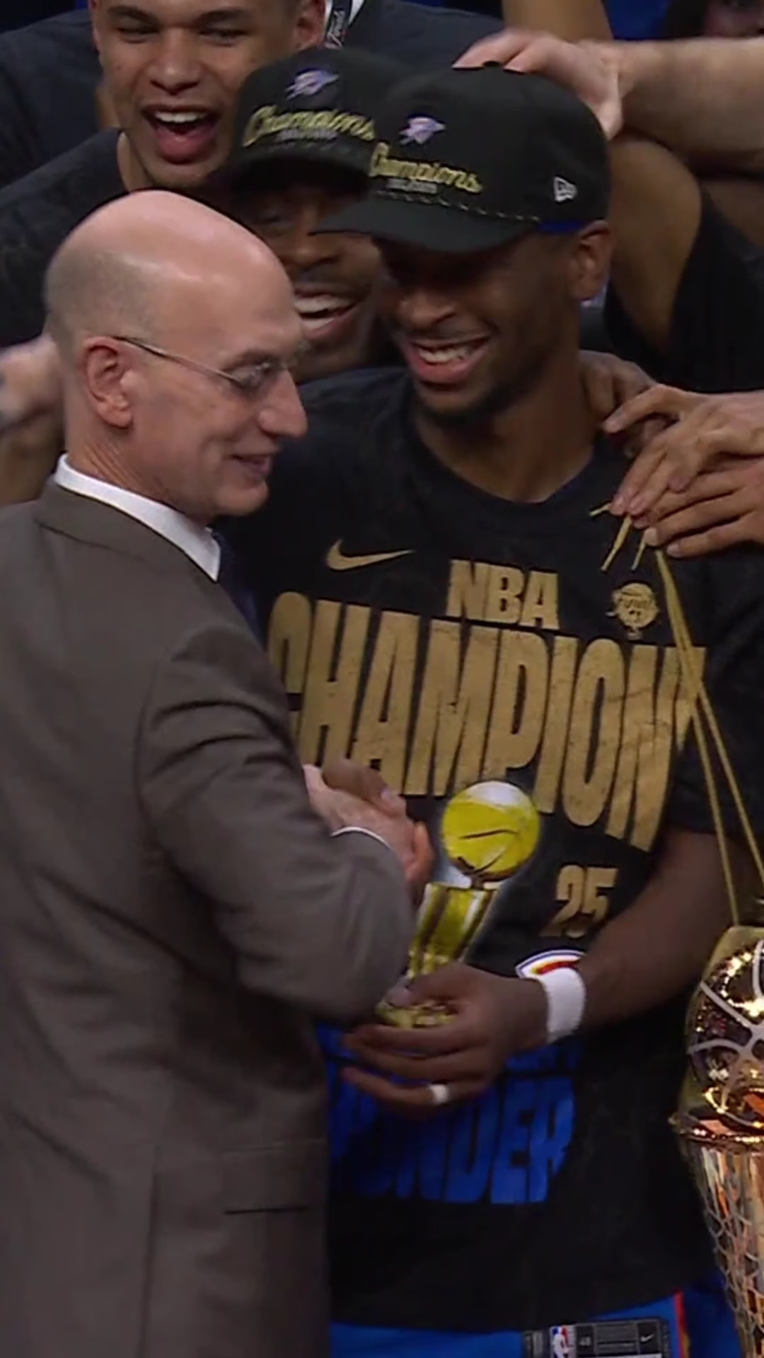 【FMVP】当之无愧！亚历山大当选总决赛MVP_腾讯新闻