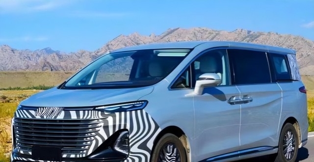 连GL8都不是对手！一汽奔腾全新MPV路试曝光，比红旗HQ9都大_腾讯新闻
