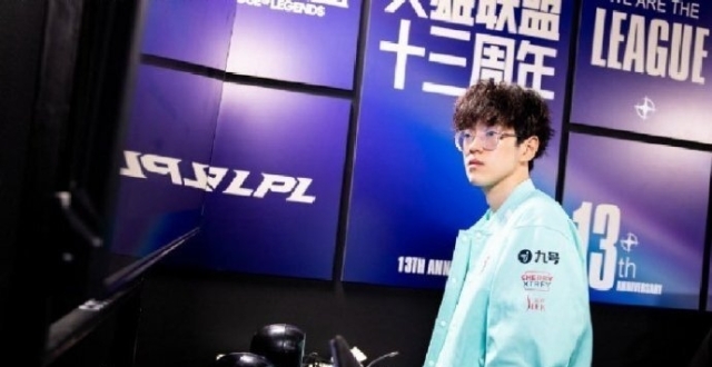 LNG牙膏或成真，Scout被曝无法参加S14，LPL中单集体加练_腾讯新闻