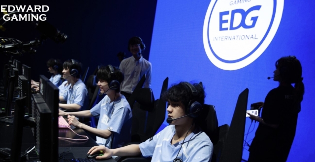 JDG2-0击败EDG！leave狂失误，kanavi盲僧乱秀_腾讯新闻