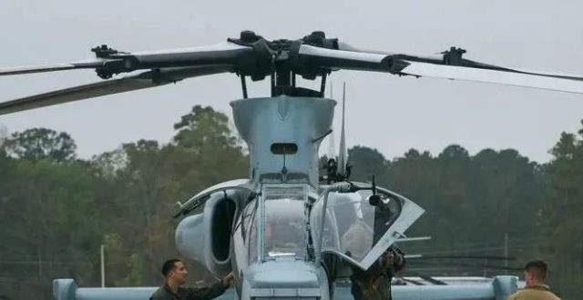 美军两攻闯东海，054A战舰西太包抄，出其不意，琉球美机掉落弹药_腾讯新闻