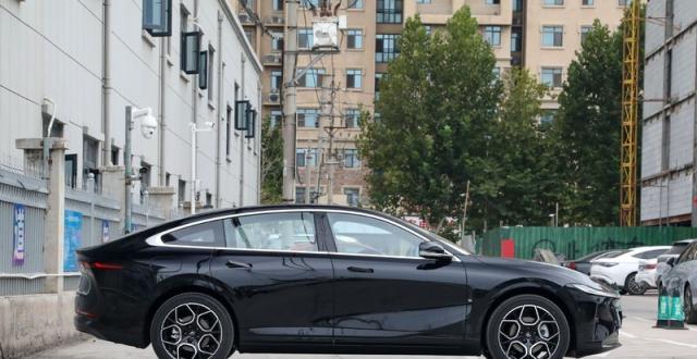 智慧新蓝鲸3.0 长安启源A07/A05/Q05全新真香版上市 售7.89万元起_腾讯新闻