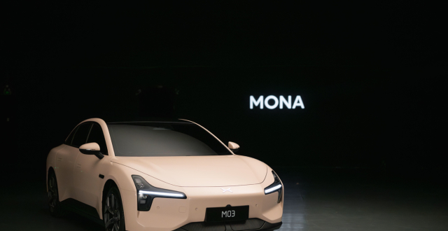 AI美学是噱头？7个看点读懂小鹏MONA M03的造型设计，好看在哪？_腾讯新闻