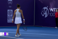 WTA1000多哈站1/32决赛：袁悦vs卡罗琳·加西亚丨机敏！加西亚切削放短 袁悦随上截击完成反击_腾讯新闻