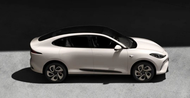 智己LS6抢先看：最强800V+AI场景代驾，成都车展最大的黑马之一_腾讯新闻