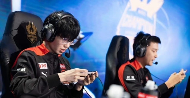 世冠第2轮：AG全胜战绩领跑，eStar晋级有望，DRG沦为经验宝宝！_腾讯新闻