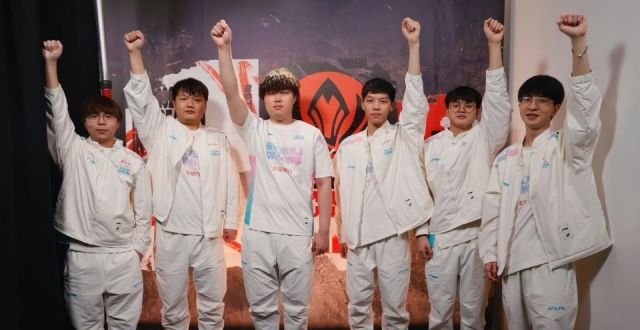 LOL：BLG爆冷零封GEN，Tabe教练赛后贴脸输出，韩网又热议了_腾讯新闻