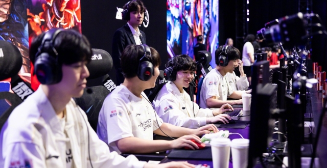 LPL季后赛：IG3-0横扫EDG，晋级下一轮！Gala霞天秀收割_腾讯新闻