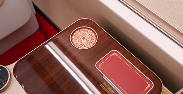 椅背有USB充电口，新型CR400BF-AZ型复兴号智能动车组拟下月投运_腾讯新闻